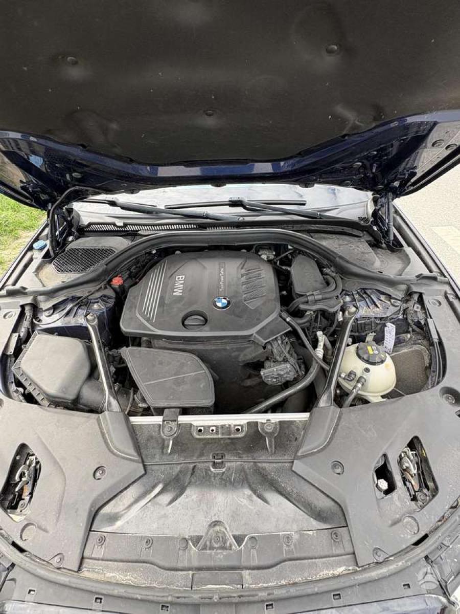 Blue BMW 520 2018 in Klaipeda, with an engine capacity of 2.00 L and mileage of 238 thousand km for 14000 €, photo 13 on AUTOMOTO.COM.LV