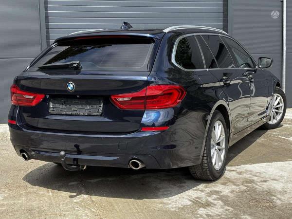Blue BMW 520 2018 in Utena, with an engine capacity of 2.00 L and mileage of 266 thousand km for 13600 €, photo 9 on AUTOMOTO.COM.LV
