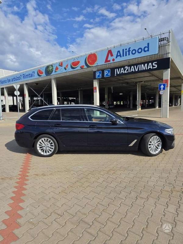 Blue BMW 520 2018 in Vilnius, with an engine capacity of 2.00 L and mileage of 215 thousand km for 17999 €, photo 3 on AUTOMOTO.COM.LV