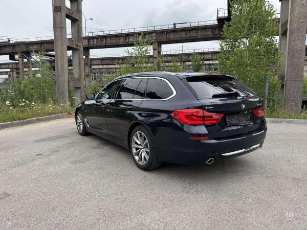 Blue BMW 520 2018 in Vilnius, with an engine capacity of 2.00 L and mileage of 192 thousand km for 16700 €, photo 6 on AUTOMOTO.COM.LV
