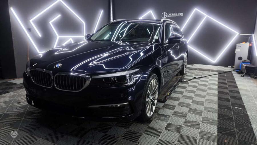Blue BMW 520 2019 in Vilnius, with an engine capacity of 2.00 L and mileage of 180 thousand km for 18950 €, photo 1 on AUTOMOTO.COM.LV