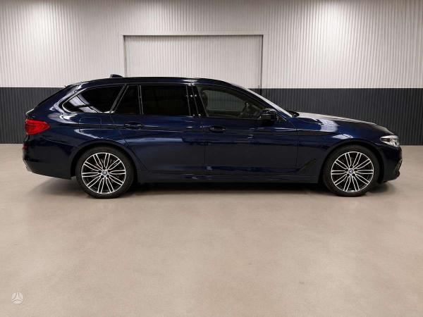 Blue BMW 520 2019 in Vilnius, with an engine capacity of 2.00 L and mileage of 185 thousand km for 18300 €, photo 2 on AUTOMOTO.COM.LV