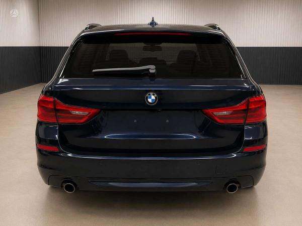 Blue BMW 520 2019 in Vilnius, with an engine capacity of 2.00 L and mileage of 185 thousand km for 18300 €, photo 4 on AUTOMOTO.COM.LV
