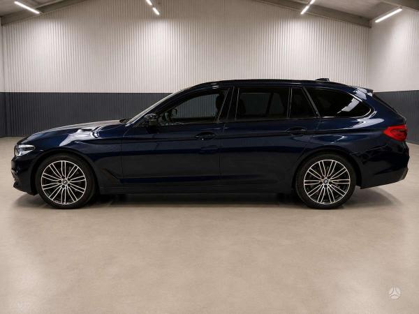 Blue BMW 520 2019 in Vilnius, with an engine capacity of 2.00 L and mileage of 185 thousand km for 18300 €, photo 6 on AUTOMOTO.COM.LV