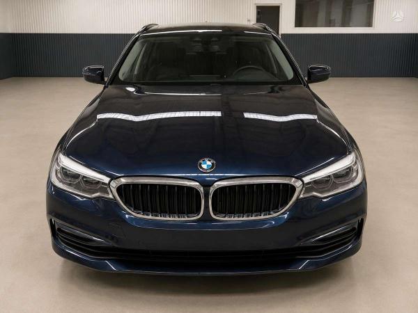 Blue BMW 520 2019 in Vilnius, with an engine capacity of 2.00 L and mileage of 185 thousand km for 18300 €, photo 8 on AUTOMOTO.COM.LV