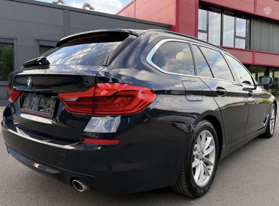 Blue BMW 520 2019 in Kaunas, with an engine capacity of 2.00 L and mileage of 275 thousand km for 13900 €, photo 7 on AUTOMOTO.COM.LV