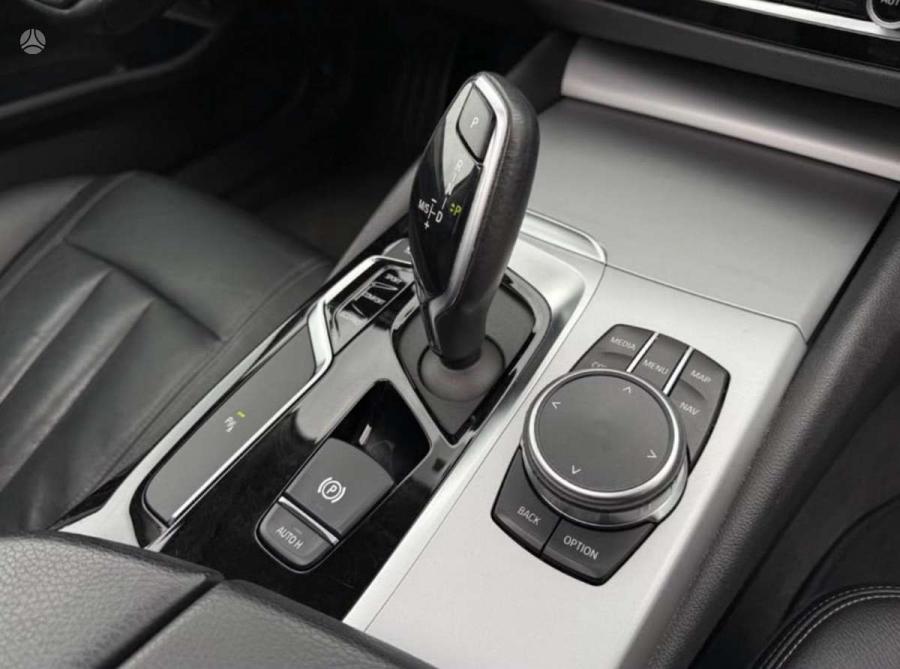 Blue BMW 520 2019 in Kaunas, with an engine capacity of 2.00 L and mileage of 275 thousand km for 13900 €, photo 20 on AUTOMOTO.COM.LV