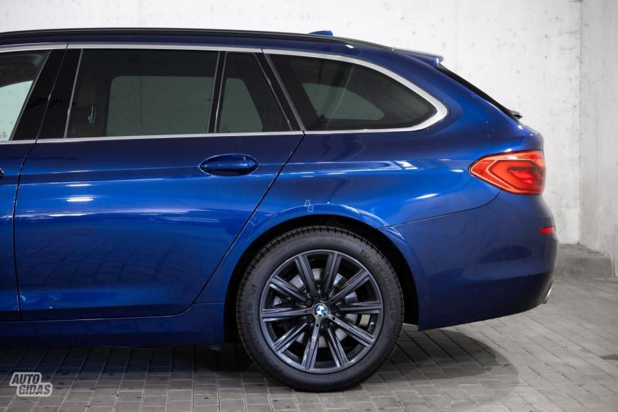 Blue BMW 520 2019 in Vilnius, with an engine capacity of 2.00 L and mileage of 217 thousand km for 19771 €, photo 7 on AUTOMOTO.COM.LV