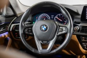 Blue BMW 520 2019 in Vilnius, with an engine capacity of 2.00 L and mileage of 217 thousand km for 19771 €, photo 24 on AUTOMOTO.COM.LV