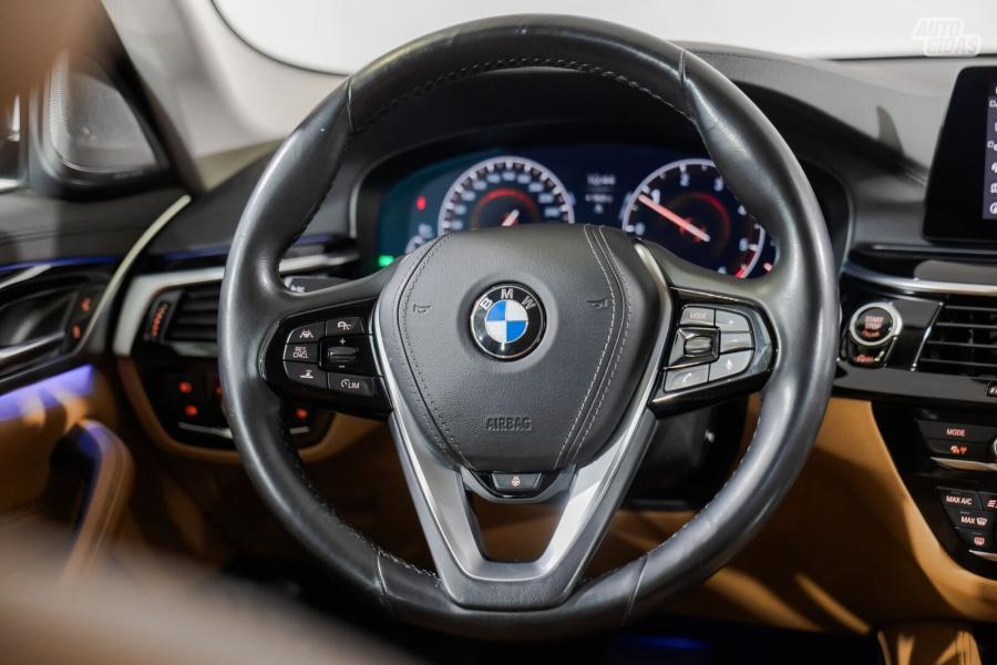 Blue BMW 520 2019 in Vilnius, with an engine capacity of 2.00 L and mileage of 217 thousand km for 19771 €, photo 24 on AUTOMOTO.COM.LV