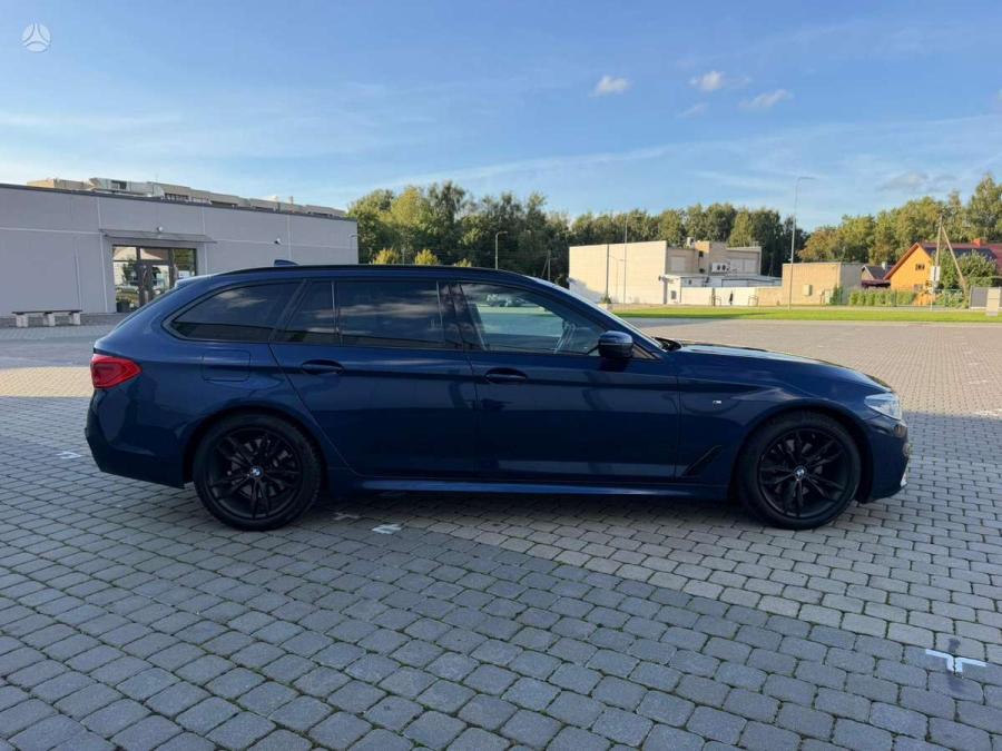 Blue BMW 520 2019 in Raseiniai, with an engine capacity of 2.00 L and mileage of 198 thousand km for 18000 €, photo 5 on AUTOMOTO.COM.LV