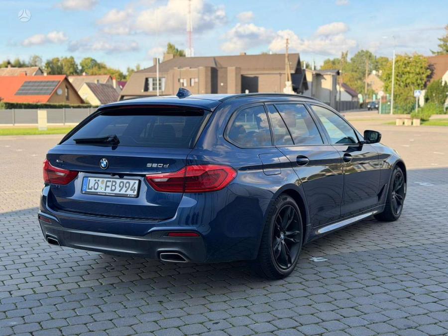 Blue BMW 520 2019 in Raseiniai, with an engine capacity of 2.00 L and mileage of 198 thousand km for 18000 €, photo 6 on AUTOMOTO.COM.LV