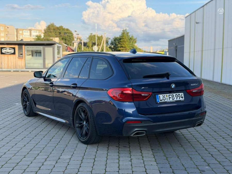 Blue BMW 520 2019 in Raseiniai, with an engine capacity of 2.00 L and mileage of 198 thousand km for 18000 €, photo 8 on AUTOMOTO.COM.LV