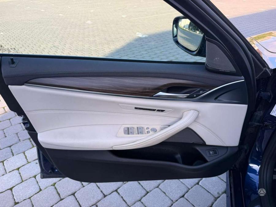 Blue BMW 520 2019 in Raseiniai, with an engine capacity of 2.00 L and mileage of 198 thousand km for 18000 €, photo 17 on AUTOMOTO.COM.LV