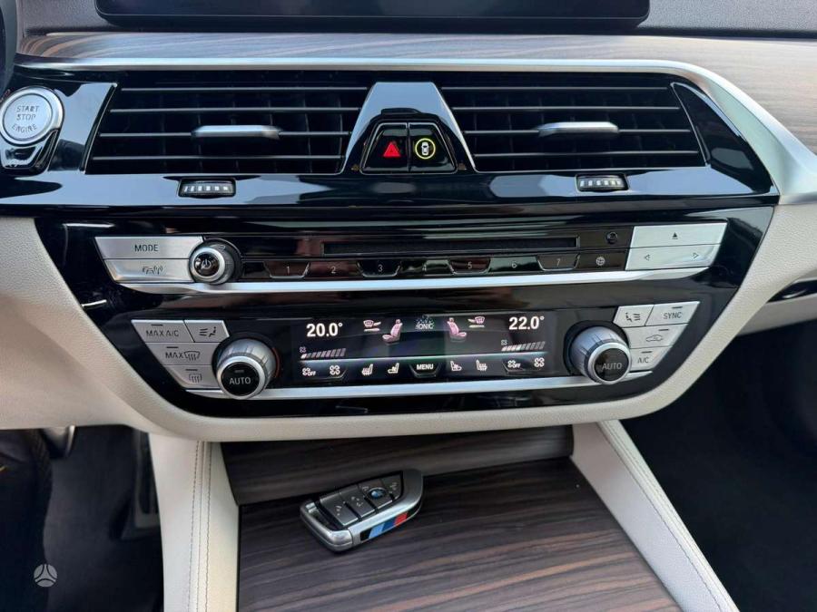 Blue BMW 520 2019 in Raseiniai, with an engine capacity of 2.00 L and mileage of 198 thousand km for 18000 €, photo 21 on AUTOMOTO.COM.LV
