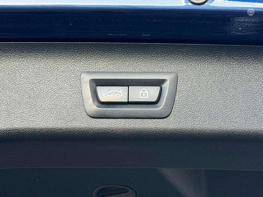 Blue BMW 520 2019 in Raseiniai, with an engine capacity of 2.00 L and mileage of 198 thousand km for 18000 €, photo 32 on AUTOMOTO.COM.LV