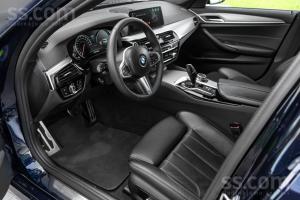 Blue BMW 520 2019 in Riga, with an engine capacity of 2.00 L and mileage of 178 thousand km for 16000 €, photo 8 on AUTOMOTO.COM.LV