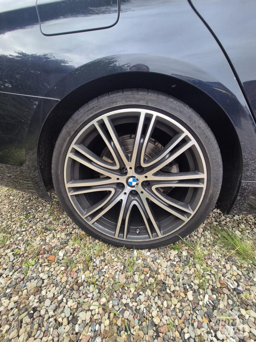 Blue BMW 520 2019 in Vilnius, with an engine capacity of 2.00 L and mileage of 187 thousand km for 14000 €, photo 9 on AUTOMOTO.COM.LV