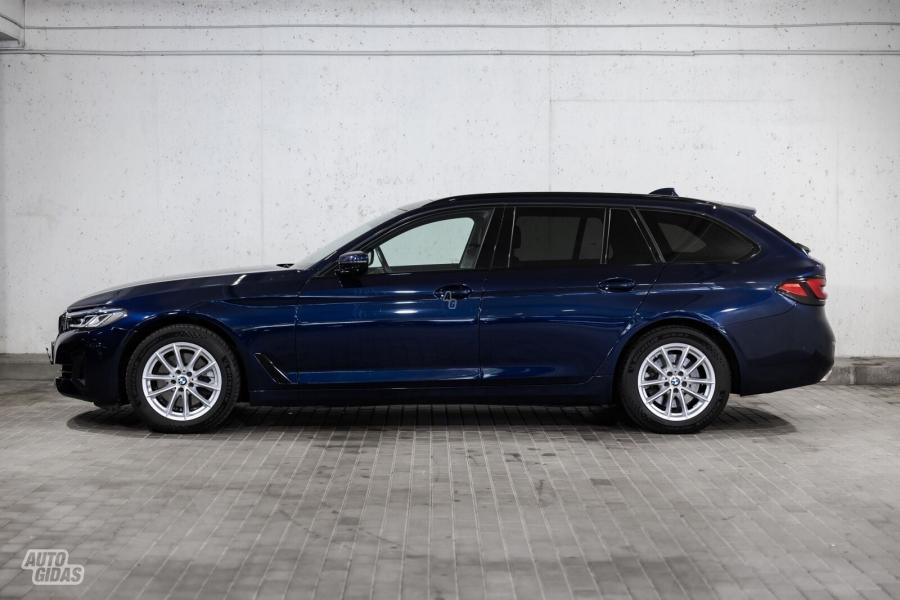 Blue BMW 520 2020 in Vilnius, with an engine capacity of 2.00 L and mileage of 155 thousand km for 29991 €, photo 5 on AUTOMOTO.COM.LV