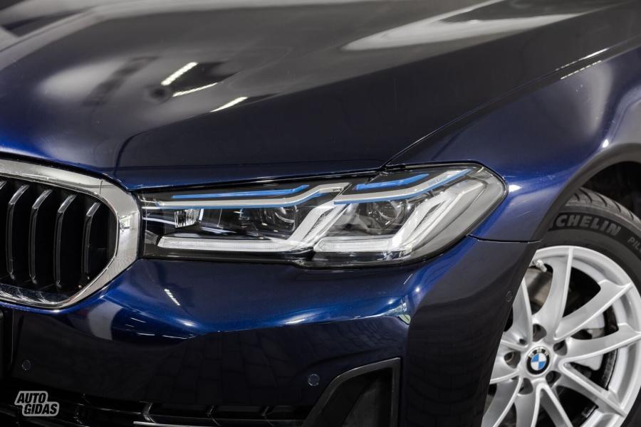 Blue BMW 520 2020 in Vilnius, with an engine capacity of 2.00 L and mileage of 155 thousand km for 29991 €, photo 8 on AUTOMOTO.COM.LV