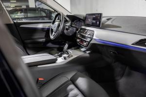 Blue BMW 520 2020 in Vilnius, with an engine capacity of 2.00 L and mileage of 155 thousand km for 29991 €, photo 14 on AUTOMOTO.COM.LV