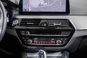 Blue BMW 520 2020 in Vilnius, with an engine capacity of 2.00 L and mileage of 155 thousand km for 29991 €, photo 19 on AUTOMOTO.COM.LV