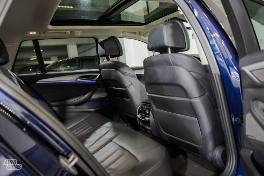 Blue BMW 520 2020 in Vilnius, with an engine capacity of 2.00 L and mileage of 155 thousand km for 29991 €, photo 23 on AUTOMOTO.COM.LV