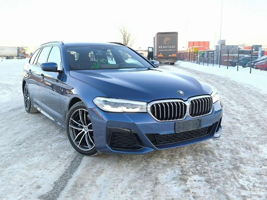 Blue BMW 520 2021 in Siauliai, with an engine capacity of 2.00 L and mileage of 256 thousand km for 21300 €, photo 2 on AUTOMOTO.COM.LV