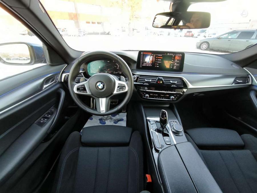 Blue BMW 520 2021 in Siauliai, with an engine capacity of 2.00 L and mileage of 256 thousand km for 21300 €, photo 15 on AUTOMOTO.COM.LV