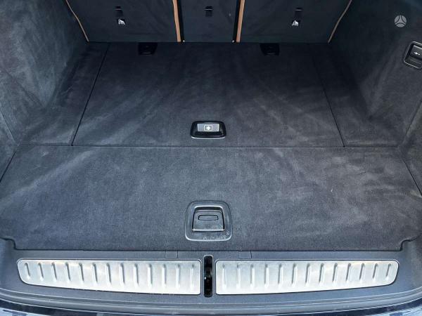 Blue BMW 520 2022 in Utena, with an engine capacity of 2.00 L and mileage of 300 thousand km for 15500 €, photo 5 on AUTOMOTO.COM.LV