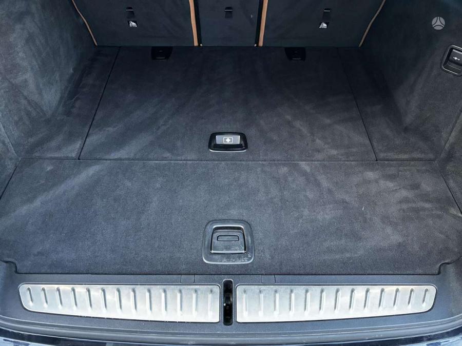 Blue BMW 520 2022 in Utena, with an engine capacity of 2.00 L and mileage of 300 thousand km for 15500 €, photo 6 on AUTOMOTO.COM.LV