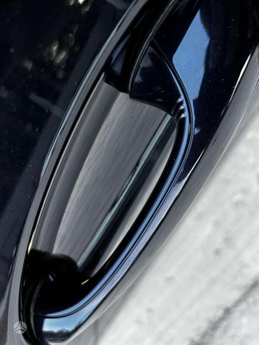 Blue BMW 520 2022 in Utena, with an engine capacity of 2.00 L and mileage of 300 thousand km for 15500 €, photo 8 on AUTOMOTO.COM.LV