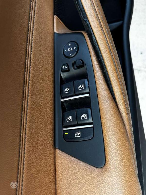 Blue BMW 520 2022 in Utena, with an engine capacity of 2.00 L and mileage of 300 thousand km for 15500 €, photo 8 on AUTOMOTO.COM.LV