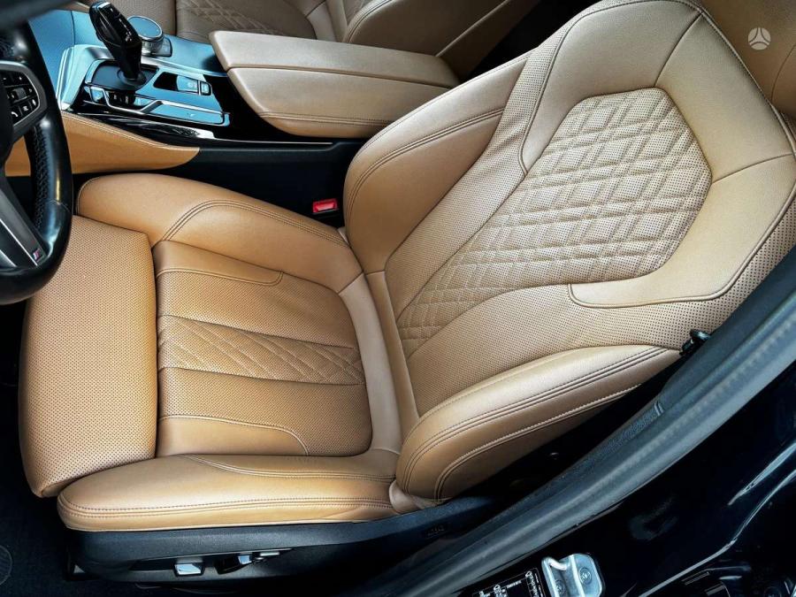 Blue BMW 520 2022 in Utena, with an engine capacity of 2.00 L and mileage of 300 thousand km for 15500 €, photo 10 on AUTOMOTO.COM.LV