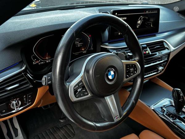 Blue BMW 520 2022 in Utena, with an engine capacity of 2.00 L and mileage of 300 thousand km for 15500 €, photo 10 on AUTOMOTO.COM.LV