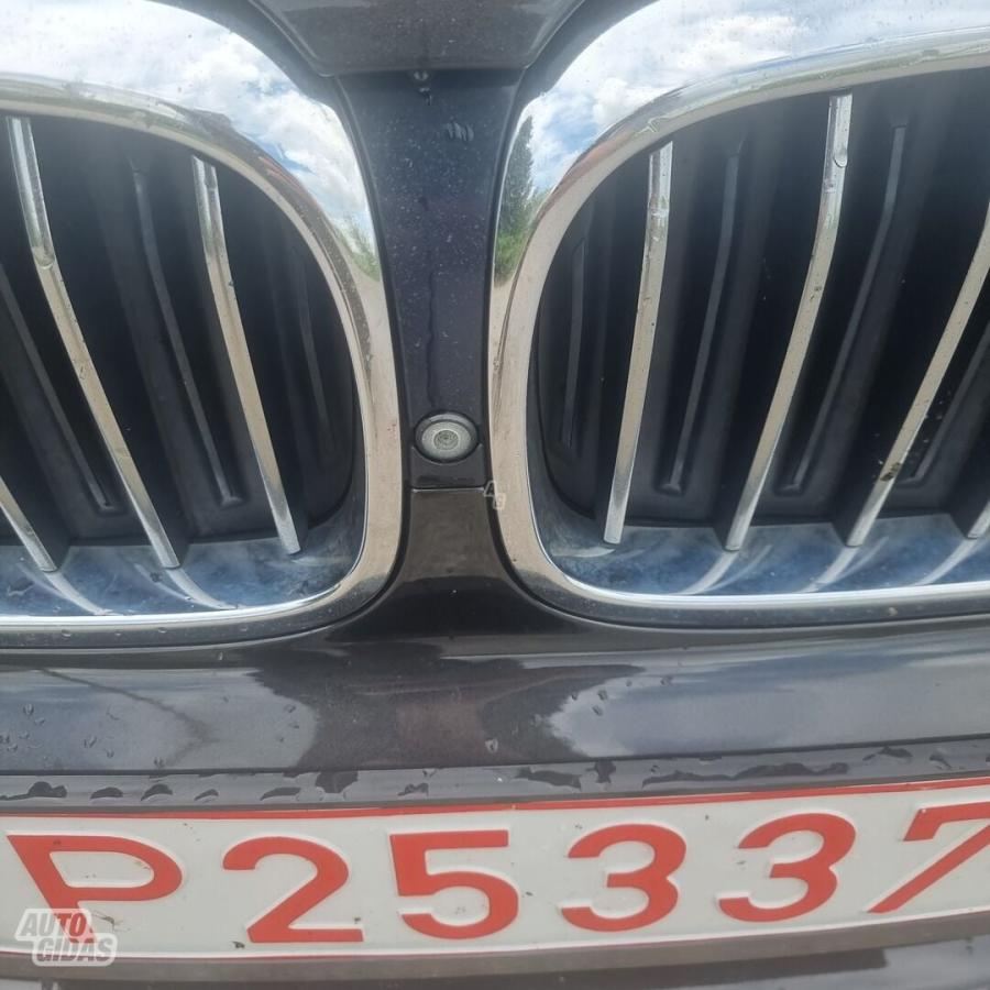 Brown BMW 520 2018 in Vilnius, with an engine capacity of 2.00 L and mileage of 225 thousand km for 16200 €, photo 13 on AUTOMOTO.COM.LV