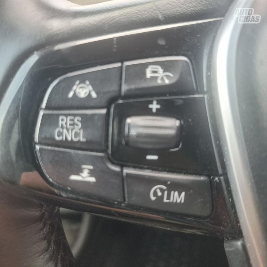 Brown BMW 520 2018 in Vilnius, with an engine capacity of 2.00 L and mileage of 225 thousand km for 16200 €, photo 19 on AUTOMOTO.COM.LV
