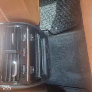 Brown BMW 520 2018 in Vilnius, with an engine capacity of 2.00 L and mileage of 225 thousand km for 16200 €, photo 23 on AUTOMOTO.COM.LV