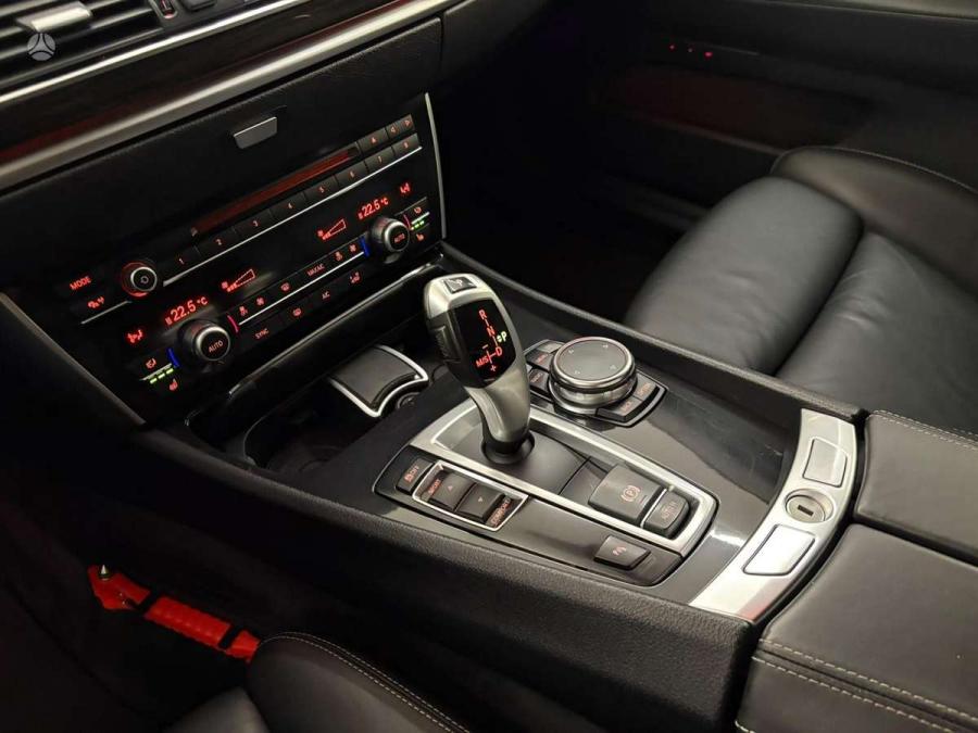 Brown BMW 520 2014 in Marijampole, with an engine capacity of 2.00 L and mileage of 344 thousand km for 10750 €, photo 11 on AUTOMOTO.COM.LV