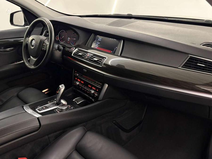 Brown BMW 520 2014 in Marijampole, with an engine capacity of 2.00 L and mileage of 344 thousand km for 10750 €, photo 12 on AUTOMOTO.COM.LV