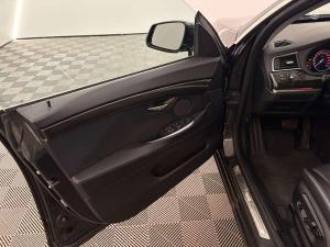 Brown BMW 520 2014 in Marijampole, with an engine capacity of 2.00 L and mileage of 344 thousand km for 10750 €, photo 26 on AUTOMOTO.COM.LV