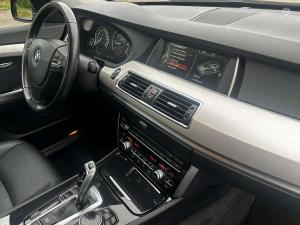 Brown BMW 520 2014 in Utena, with an engine capacity of 2.00 L and mileage of 251 thousand km for 11999 €, photo 13 on AUTOMOTO.COM.LV