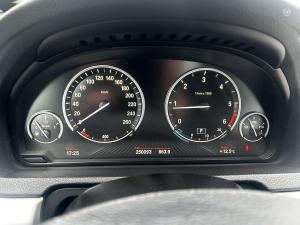 Brown BMW 520 2014 in Utena, with an engine capacity of 2.00 L and mileage of 251 thousand km for 11999 €, photo 16 on AUTOMOTO.COM.LV