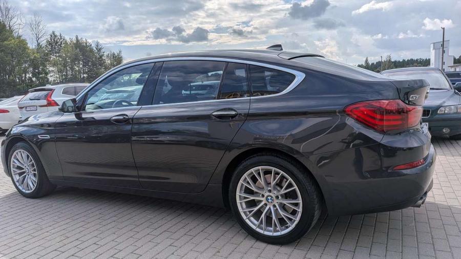 Brown BMW 520 2014 in Utena, with an engine capacity of 2.00 L and mileage of 290 thousand km for 9850 €, photo 13 on AUTOMOTO.COM.LV