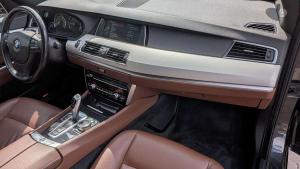 Brown BMW 520 2014 in Utena, with an engine capacity of 2.00 L and mileage of 290 thousand km for 9850 €, photo 29 on AUTOMOTO.COM.LV