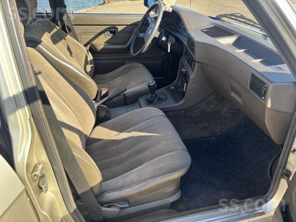 Brown BMW 520 1984 in Jurmala, with an engine capacity of 2.00 L and mileage of 231 thousand km for 12500 €, photo 10 on AUTOMOTO.COM.LV