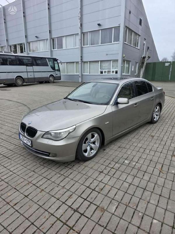 Brūns BMW 520 2007 Marijampole, ar dzinēja tilpumu 2.00 L un nobraukumu 396 tūkst. km par 3600 €, foto 1 vietnē AUTOMOTO.COM.LV
