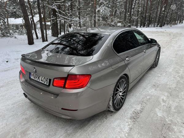 Brown BMW 520 2010 in Kaunas, with an engine capacity of 2.00 L and mileage of 274 thousand km for 7500 €, photo 2 on AUTOMOTO.COM.LV