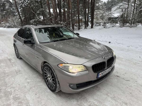 Brown BMW 520 2010 in Kaunas, with an engine capacity of 2.00 L and mileage of 274 thousand km for 7500 €, photo 3 on AUTOMOTO.COM.LV