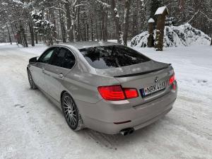 Brown BMW 520 2010 in Kaunas, with an engine capacity of 2.00 L and mileage of 274 thousand km for 7500 €, photo 4 on AUTOMOTO.COM.LV